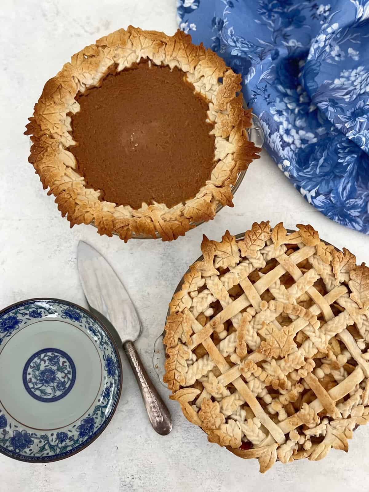 Decorative Holiday Pie Crust Molds - Pure Happy Home