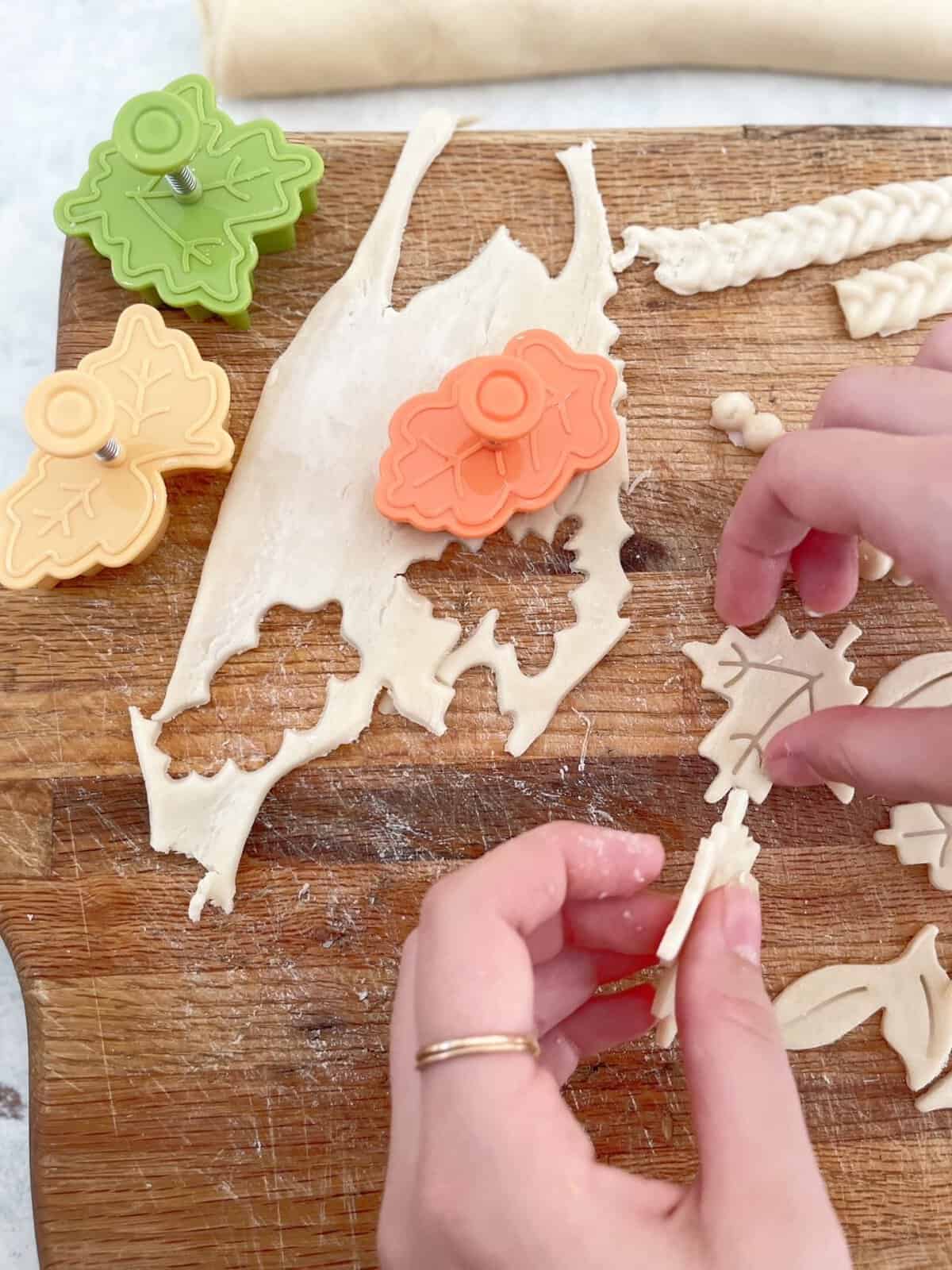 Decorative Holiday Pie Crust Molds - Pure Happy Home