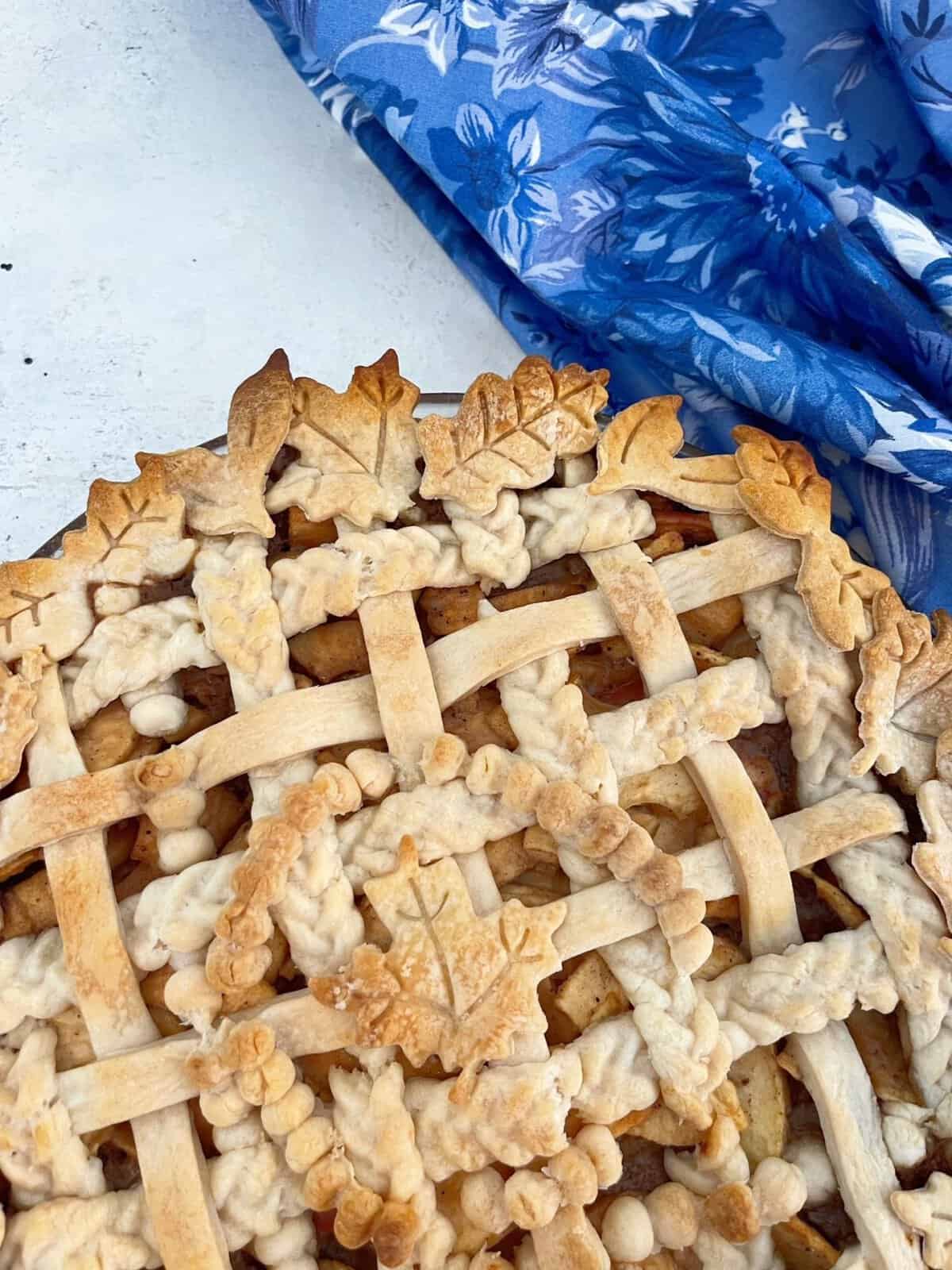 Decorative Holiday Pie Crust Molds - Pure Happy Home