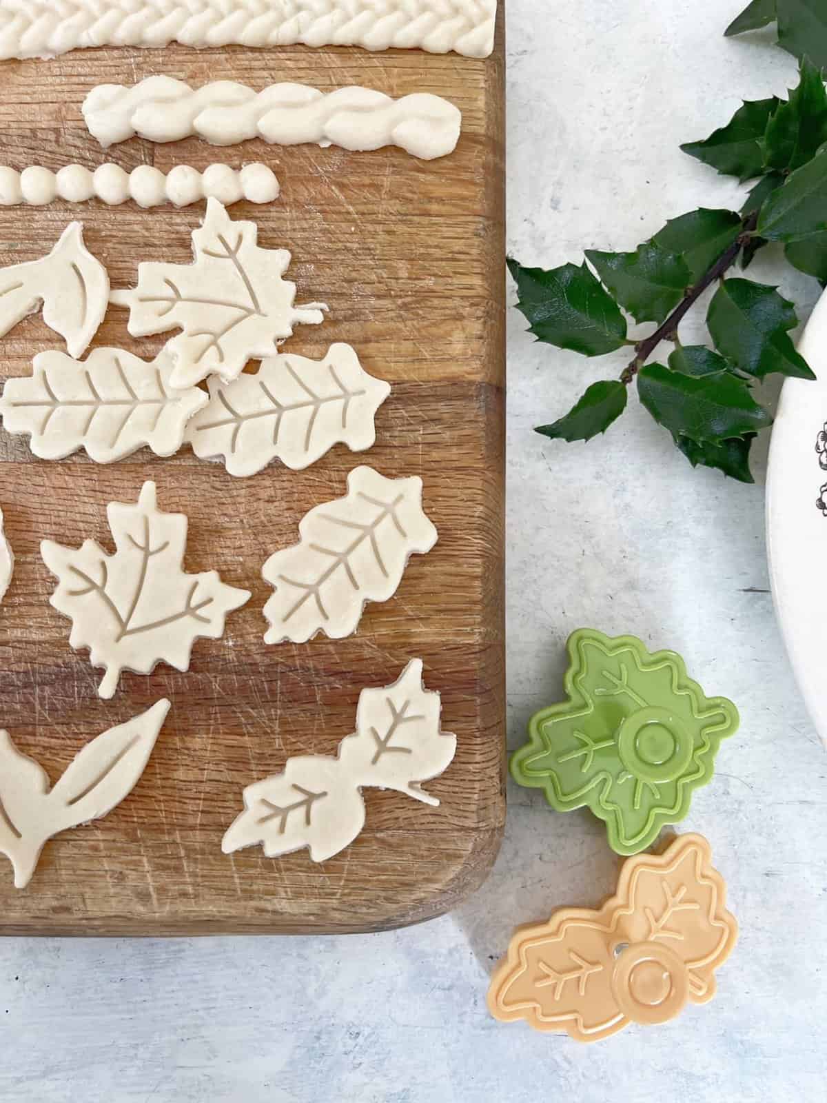 Decorative Holiday Pie Crust Molds - Pure Happy Home